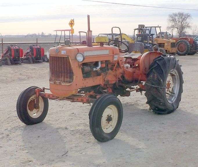 V-1429 Allis Chalmers D15 Tractor - Pickett Auction Service