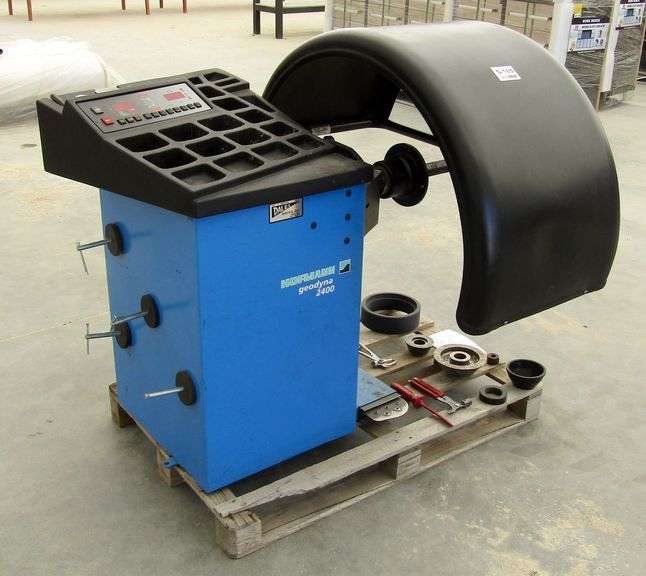 G-165 Hofman Wheel Balancer - Pickett Auction Service