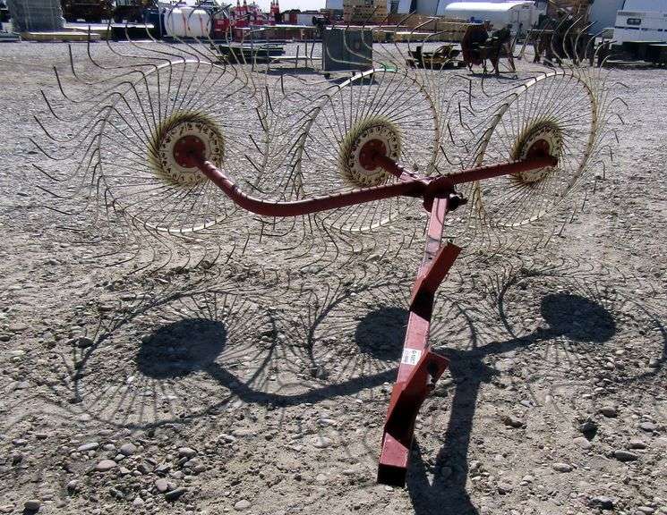 G-1057 Sitrex 3-Point 3 Wheel Hay Turner - Pickett Auction Service