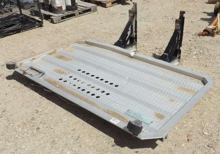 G-1291 ProTech Headache Rack - Pickett Auction Service