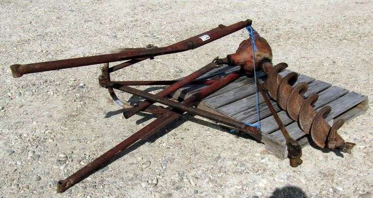 G-1039 3-Point Auger - Pickett Auction Service