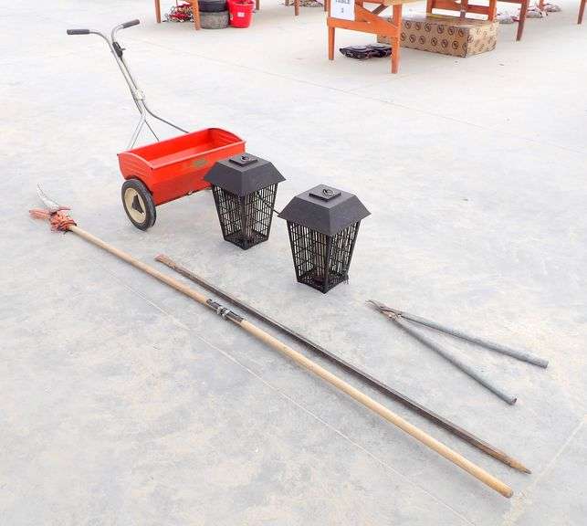 G-481 Lawn + Garden Tools - Pickett Auction Service