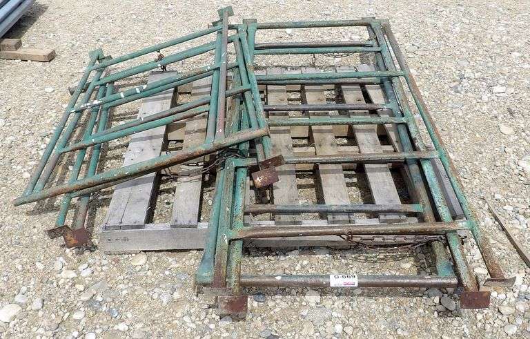 G-669 Scaffolding Stands (4) - Pickett Auction Service