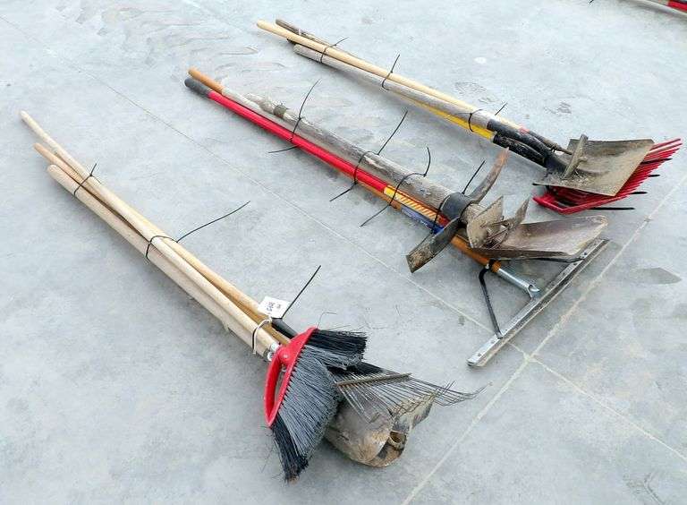 G-648 Large Hand Tools - Pickett Auction Service