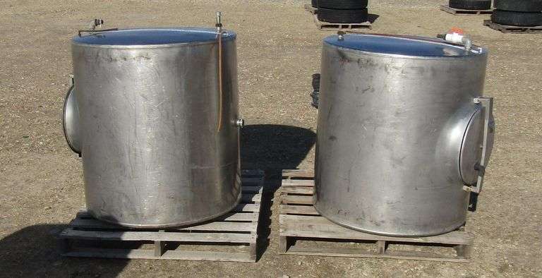 G-378 Stainless Steel Tanks + Tool Bars - Pickett Auction Service