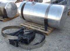 G-1361 Semi Fuel Tank - Pickett Auction Service