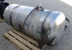 G-1361 Semi Fuel Tank - Pickett Auction Service