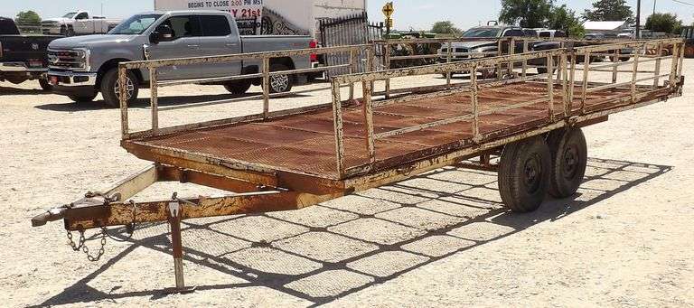 R-1240 1985 Utility Trailer - Pickett Auction Service