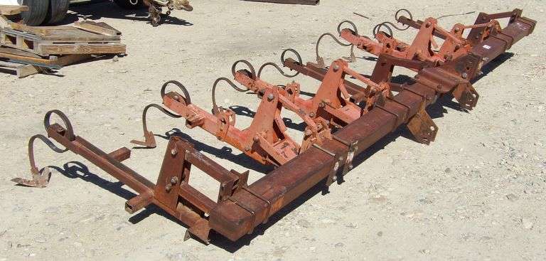 R-1554 Cultivator Tool Bar - Pickett Auction Service