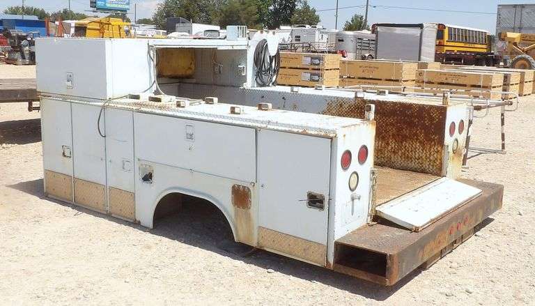 R-1469 Reading Service Bed - Pickett Auction Service