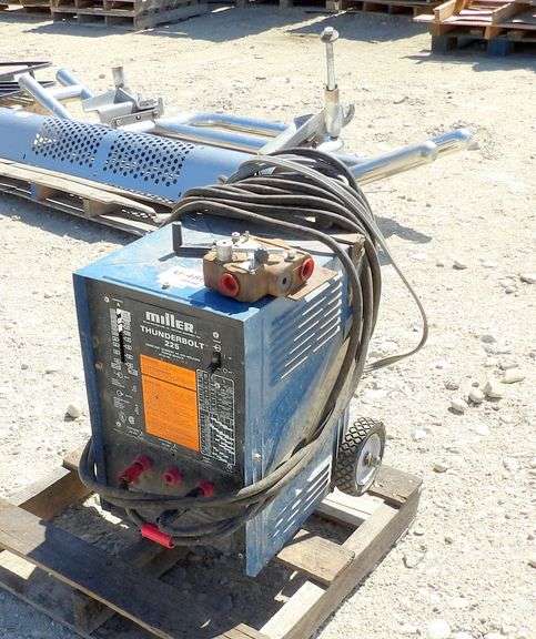 U-480 Miller Thunderbolt 225 Welder - Pickett Auction Service