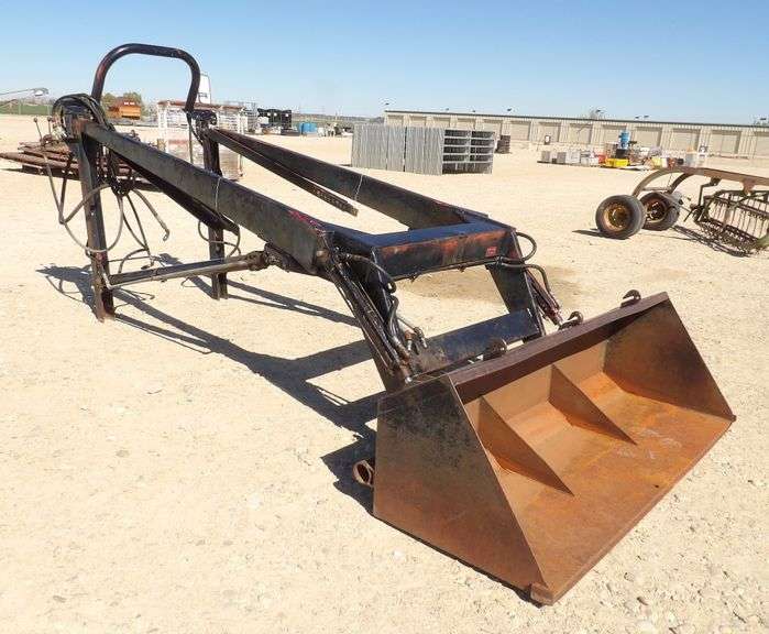 U-716 Farmhand F11 loader Attachment - Pickett Auction Service