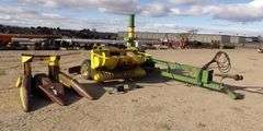 P-894 John Deere 3940 Corn Chopper - Pickett Auction Service