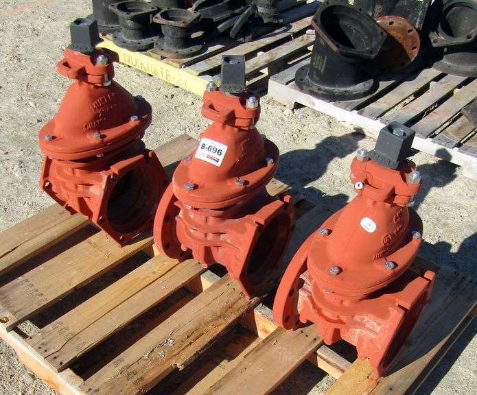 B-696 Mueller Gate Valves (3) - Pickett Auction Service