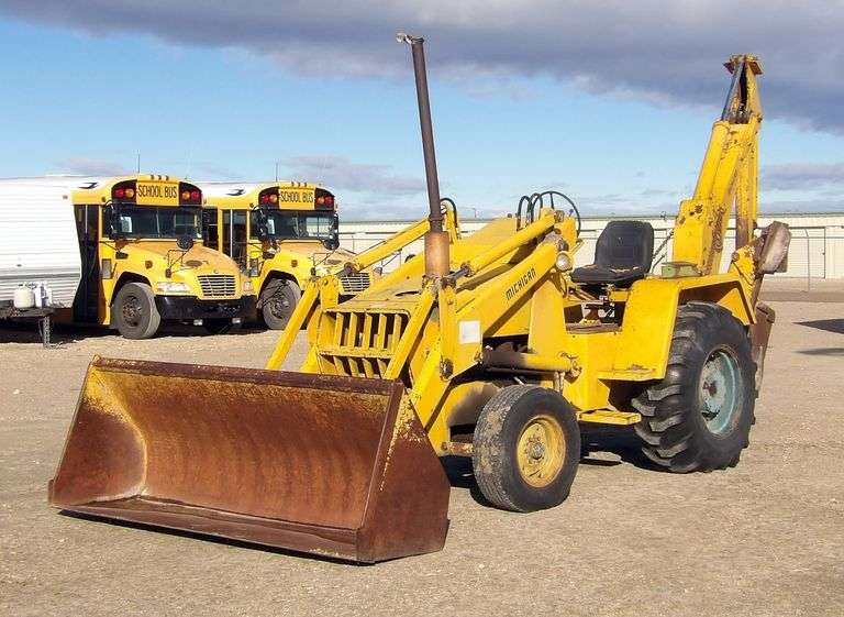 B-580 Michigan BL Backhoe Loader - Pickett Auction Service