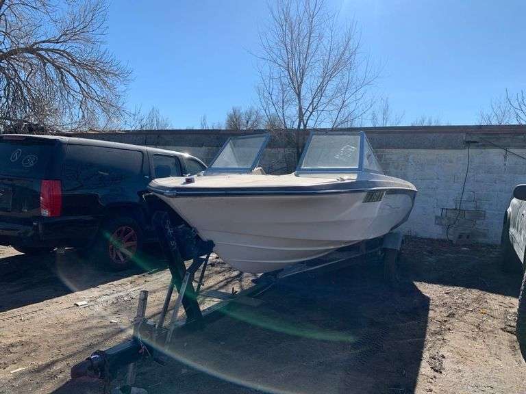 2000 SHORELINE BOAT TRAILER W/GLASTRON BOAT - Peak Auto Auctions