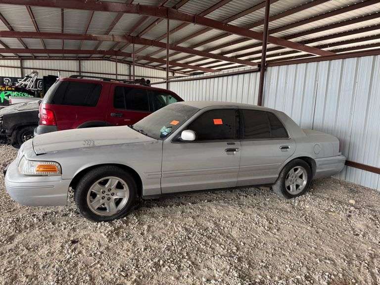 2002 FORD CROWN VICTORIA - Peak Auto Auctions