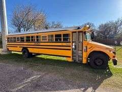 2005 BLUE BIRD BB CONVENTIONAL - Peak Auto Auctions
