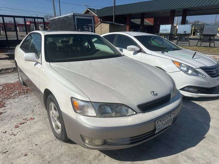 1997 LEXUS ES - Peak Auto Auctions