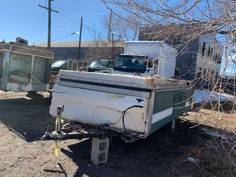 1978 APACHE POP-UP CAMPER TRAILER - Peak Auto Auctions