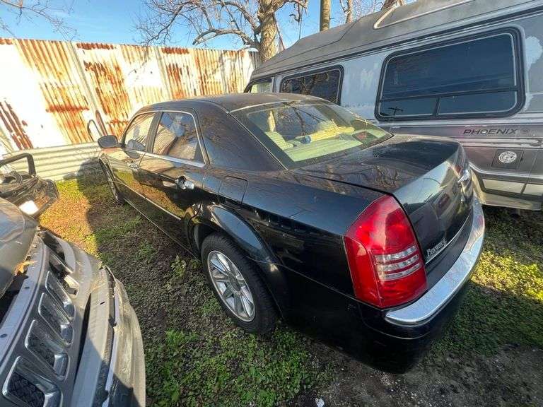2005 CHRYSLER 300C HEMI 5.7L - Peak Auto Auctions