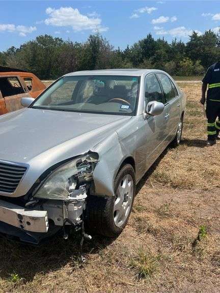 2003 LEXUS LS - Peak Auto Auctions