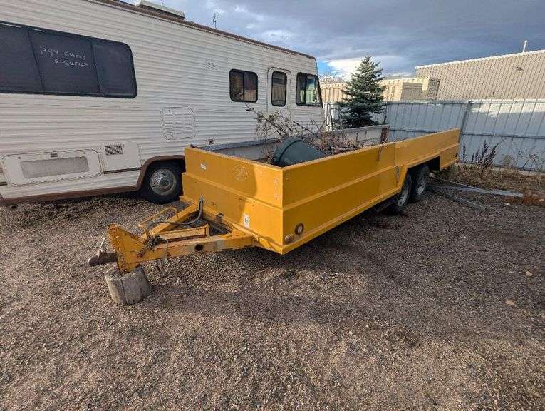 1988 CHANCE TANDEM AXLE UTILITY TRAILER - Peak Auto Auctions