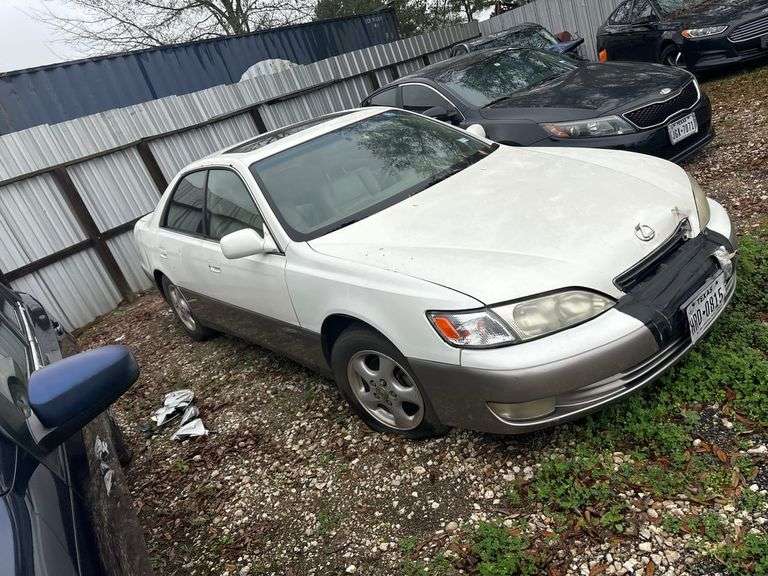 1997 LEXUS ES - Peak Auto Auctions