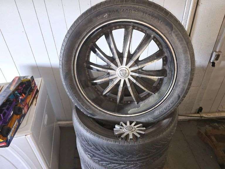 - 22 INCH 5 LUG RIMS - Peak Auto Auctions
