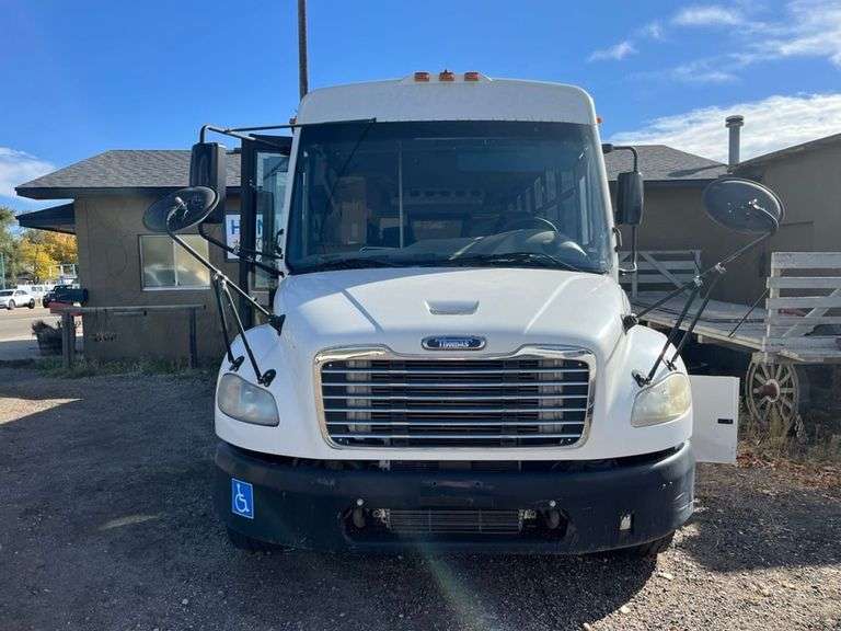 2008 FREIGHTLINER B2 BUS CHASSIS - Peak Auto Auctions