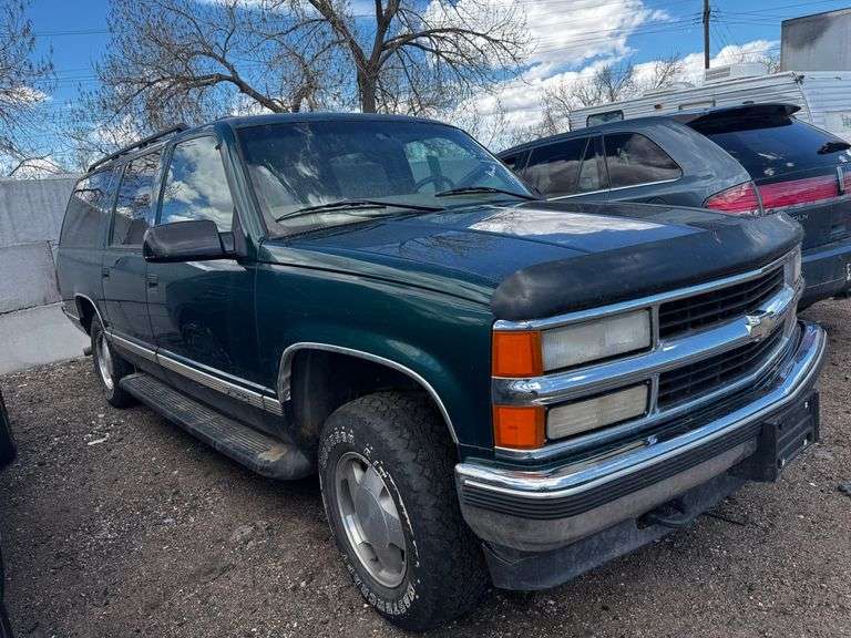 1998 CHEVROLET SUBURBAN - Peak Auto Auctions