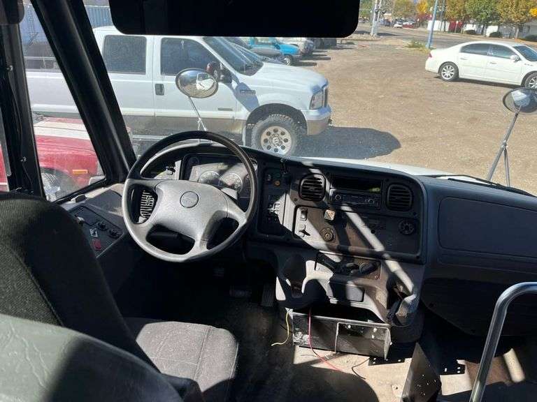 2008 FREIGHTLINER B2 BUS CHASSIS - Peak Auto Auctions