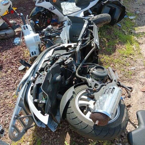 Derelict Parts Only -2000 MOPED MOTORCYCLE - Peak Auto Auctions
