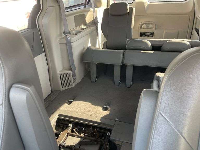 2008 CHRYSLER TOWN AND COUNTRY - Peak Auto Auctions