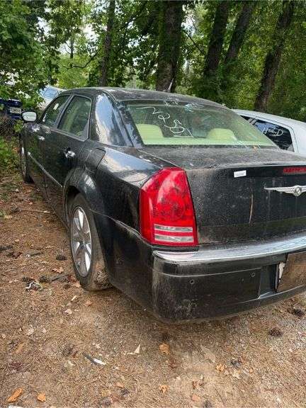 DERELICT PARTS ONLY -2008 CHRYSLER 300C - Peak Auto Auctions