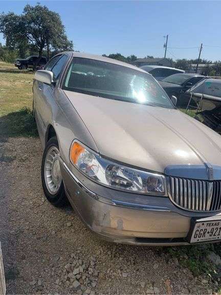 2000 LINCOLN TOWN CAR - Peak Auto Auctions