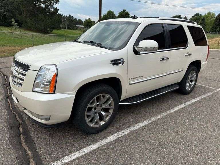 Clean Title - 2009 CADILLAC ESCALADE - Peak Auto Auctions