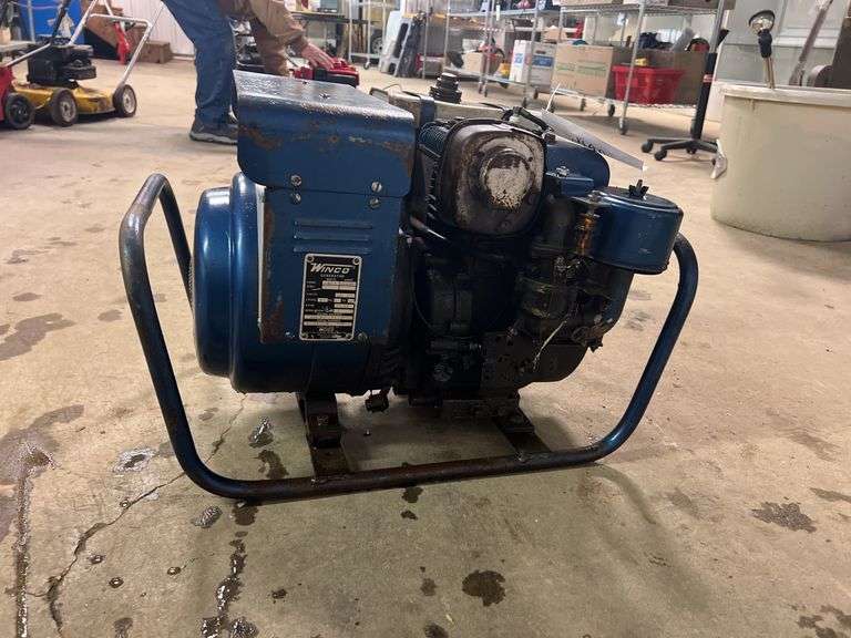 Winco 3500W Generator - Peterson Land & Auction LLC