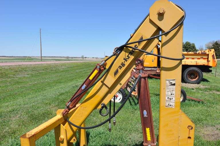 Ag-Krane 3 pt Lift - Offsite - Peterson Land & Auction LLC