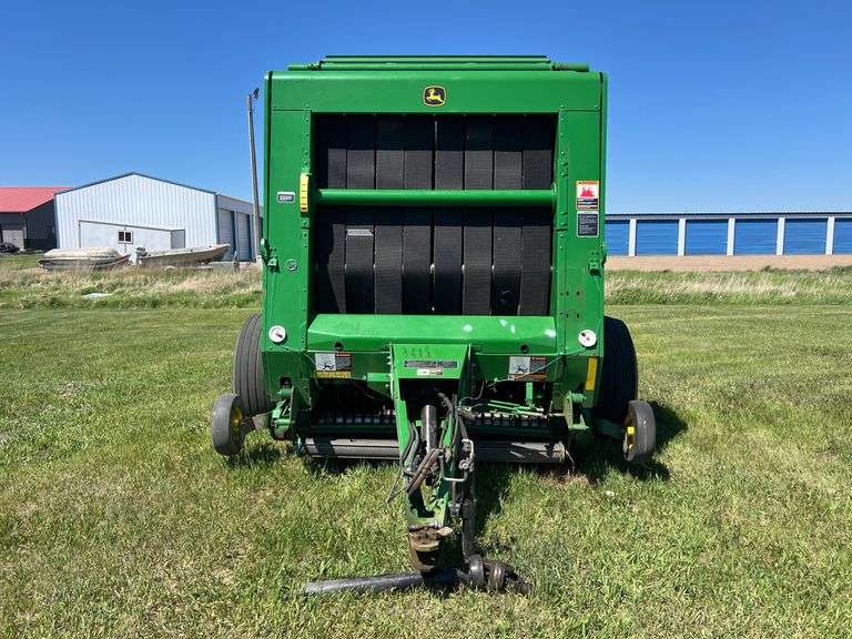 2010 John Deere 568 Round Baler - Peterson Land & Auction LLC
