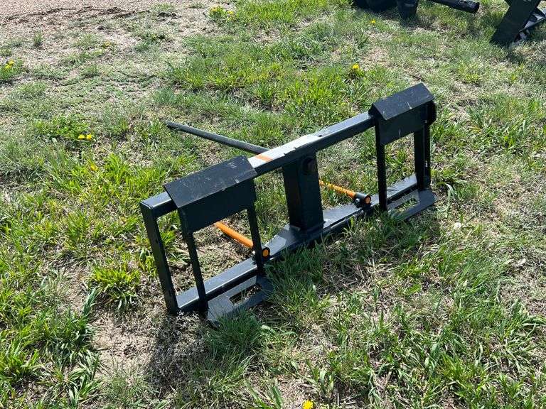(NEW) Skid Steer Single Bale Stabber - Peterson Land & Auction LLC
