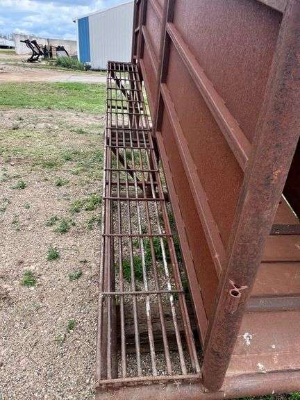Portable Steel Loading Chute - Peterson Land & Auction LLC