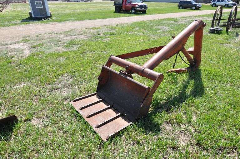 Ford Single Arm Loader with 39" Bucket - Peterson Land & Auction LLC