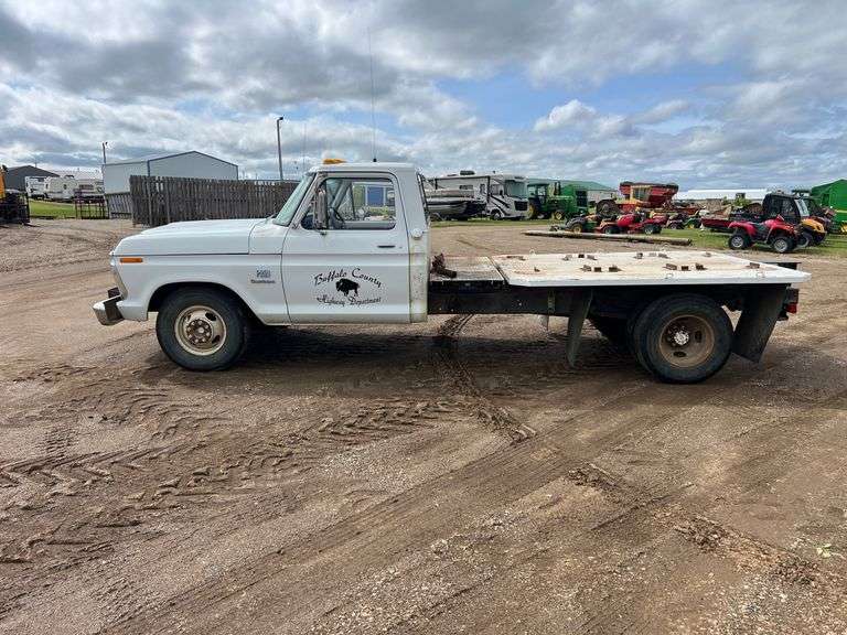 1973 Ford F300 Pickup - 2WD - Peterson Land & Auction LLC