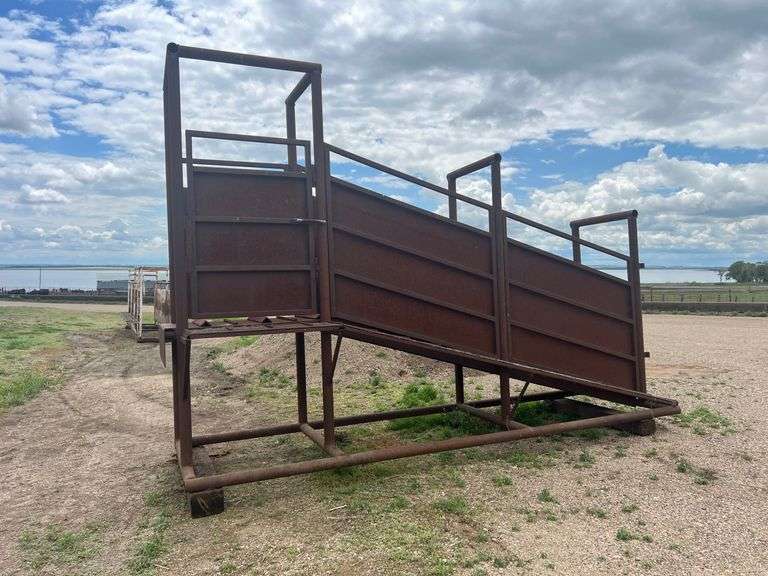Portable Steel Loading Chute - Peterson Land & Auction LLC