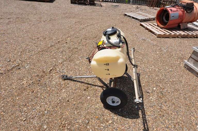 AgriFab 14 gal Lawn Sprayer - Peterson Land & Auction LLC