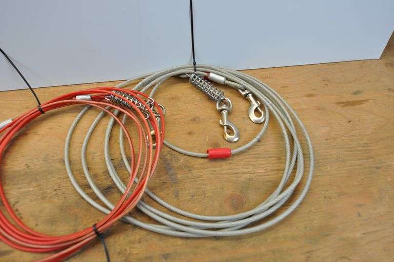 Box of Dog Cables, Clothes line and Rope - Peterson Land & Auction LLC