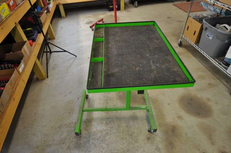 Adjustable Height Rolling Work Tray (green) - Peterson Land & Auction LLC