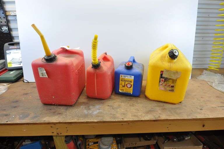 (4) Gas Containers - Peterson Land & Auction LLC