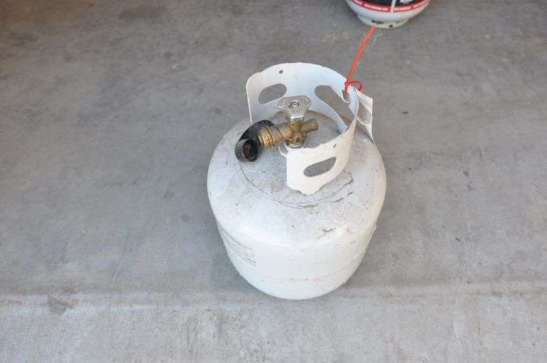 20lb Propane Tank - Peterson Land & Auction LLC